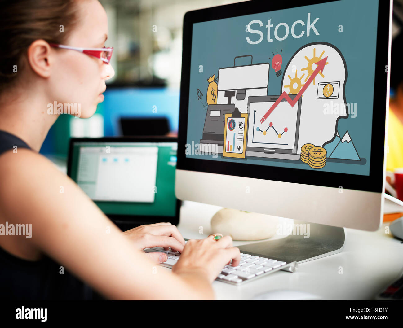 Woman accounting auditing hi-res stock photography and images - Alamy
