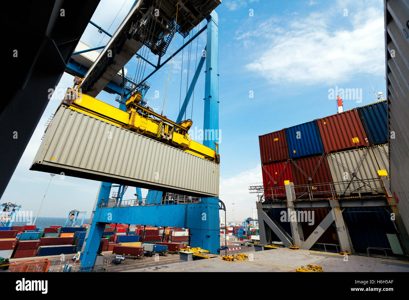 Container being loaded onto truck hi-res stock photography and images ...