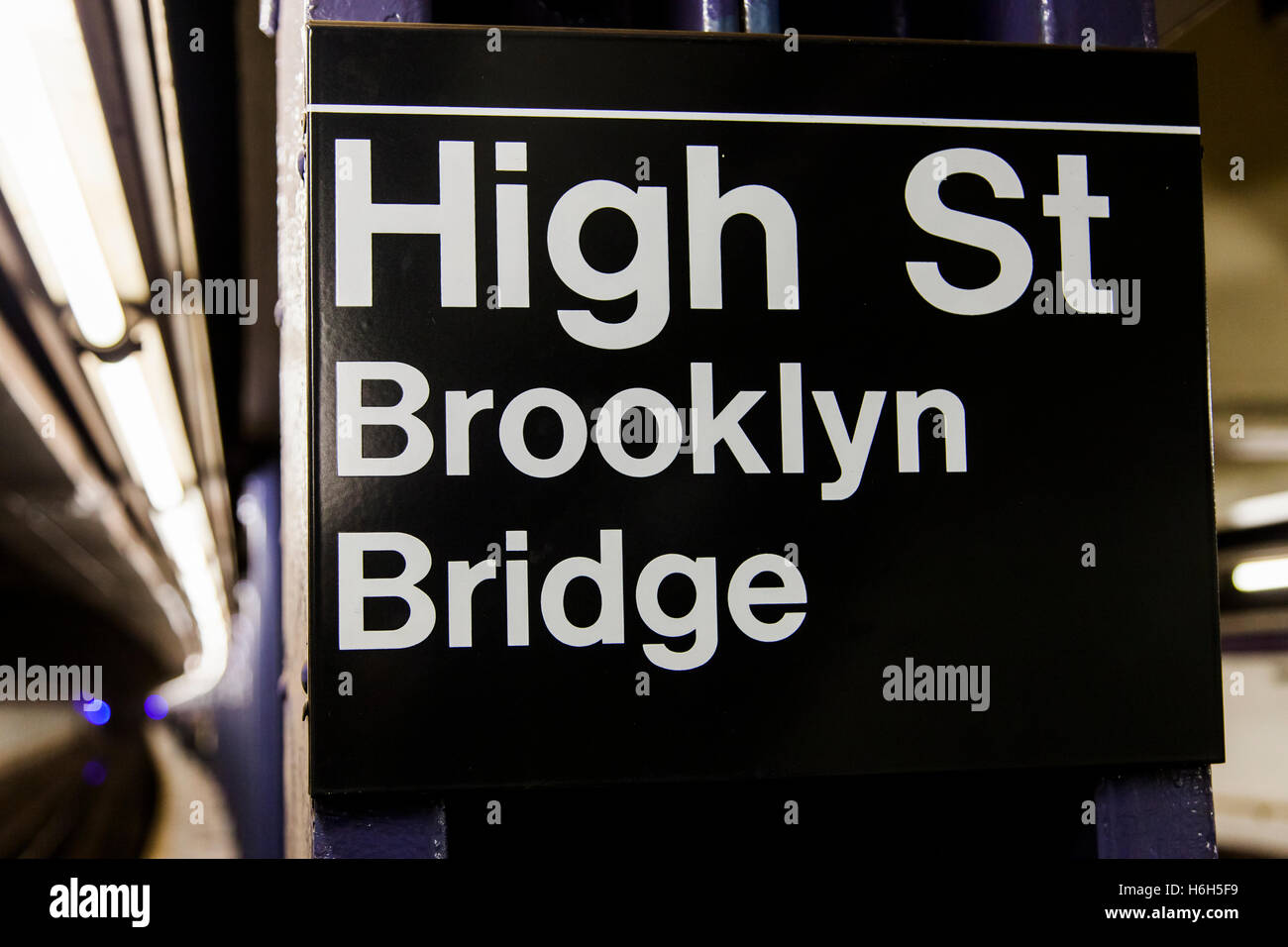 Sign depicting it's the High St. Brooklyn Bridge subway station in ...