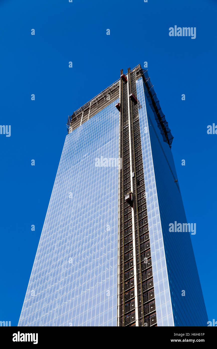 Exterior lift skyscraper hi-res stock photography and images - Alamy