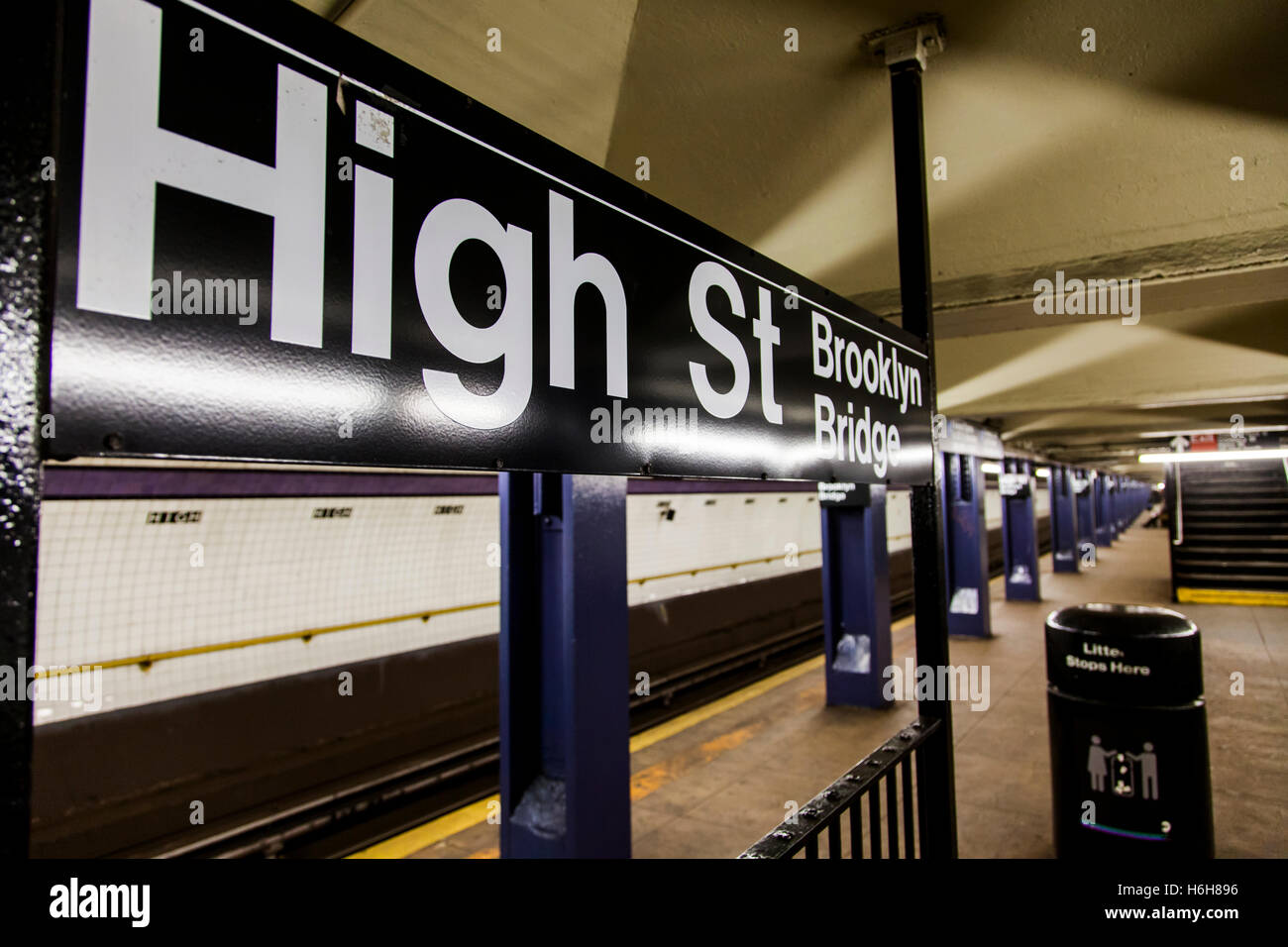 Sign depicting it's the High St. Brooklyn Bridge subway station in ...