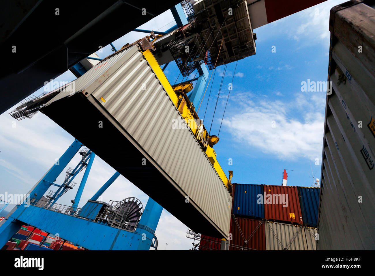 Container being loaded onto truck hi-res stock photography and images ...
