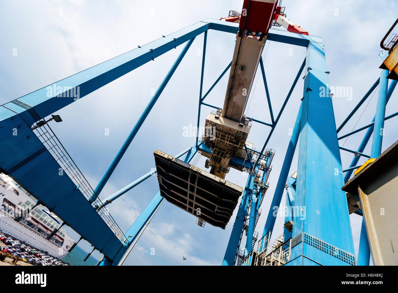 Loading unloading hi-res stock photography and images - Alamy