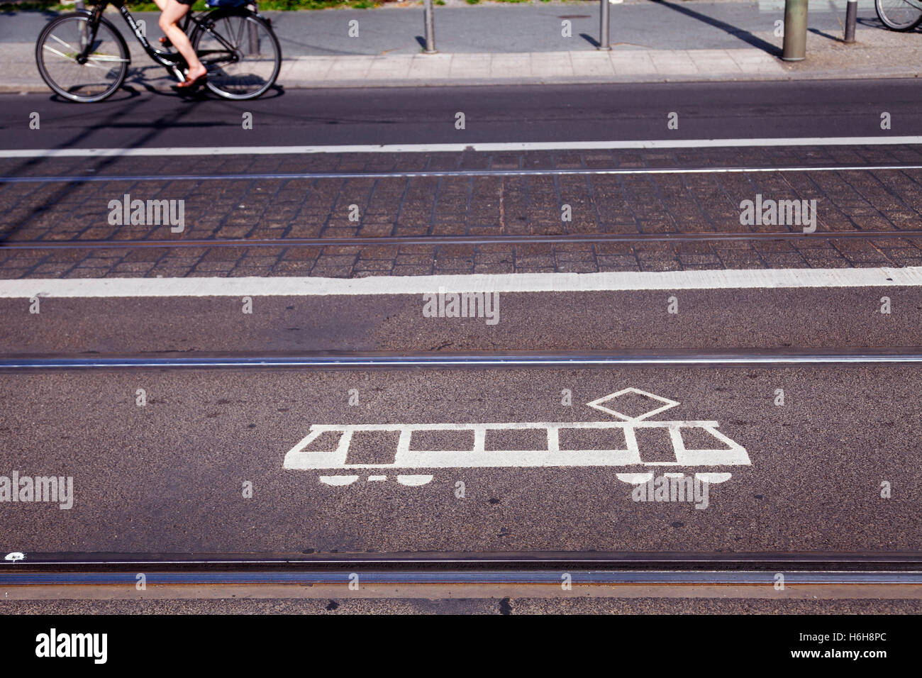 Diagram of a tram on the asphalt of a street, to mark the path where ...