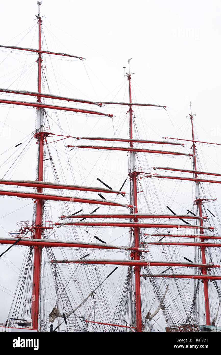 Sailing ship mast and rigging against white sky Stock Photo - Alamy