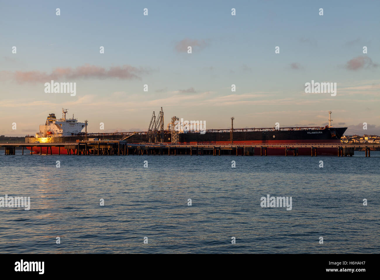 Valero terminal hi-res stock photography and images - Alamy