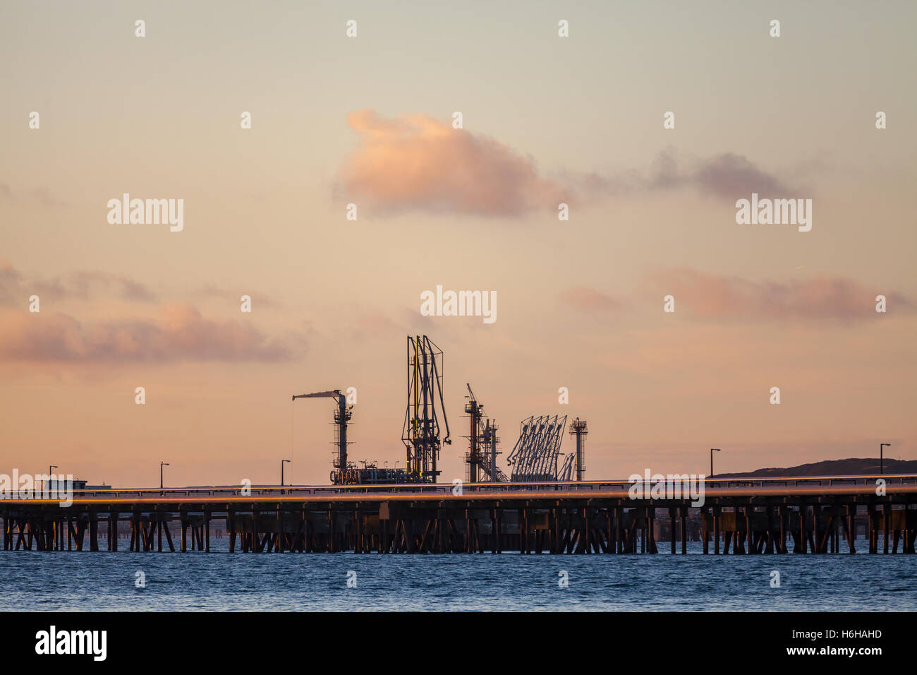 Valero terminal on Milford Haven, Pembroke Stock Photo - Alamy