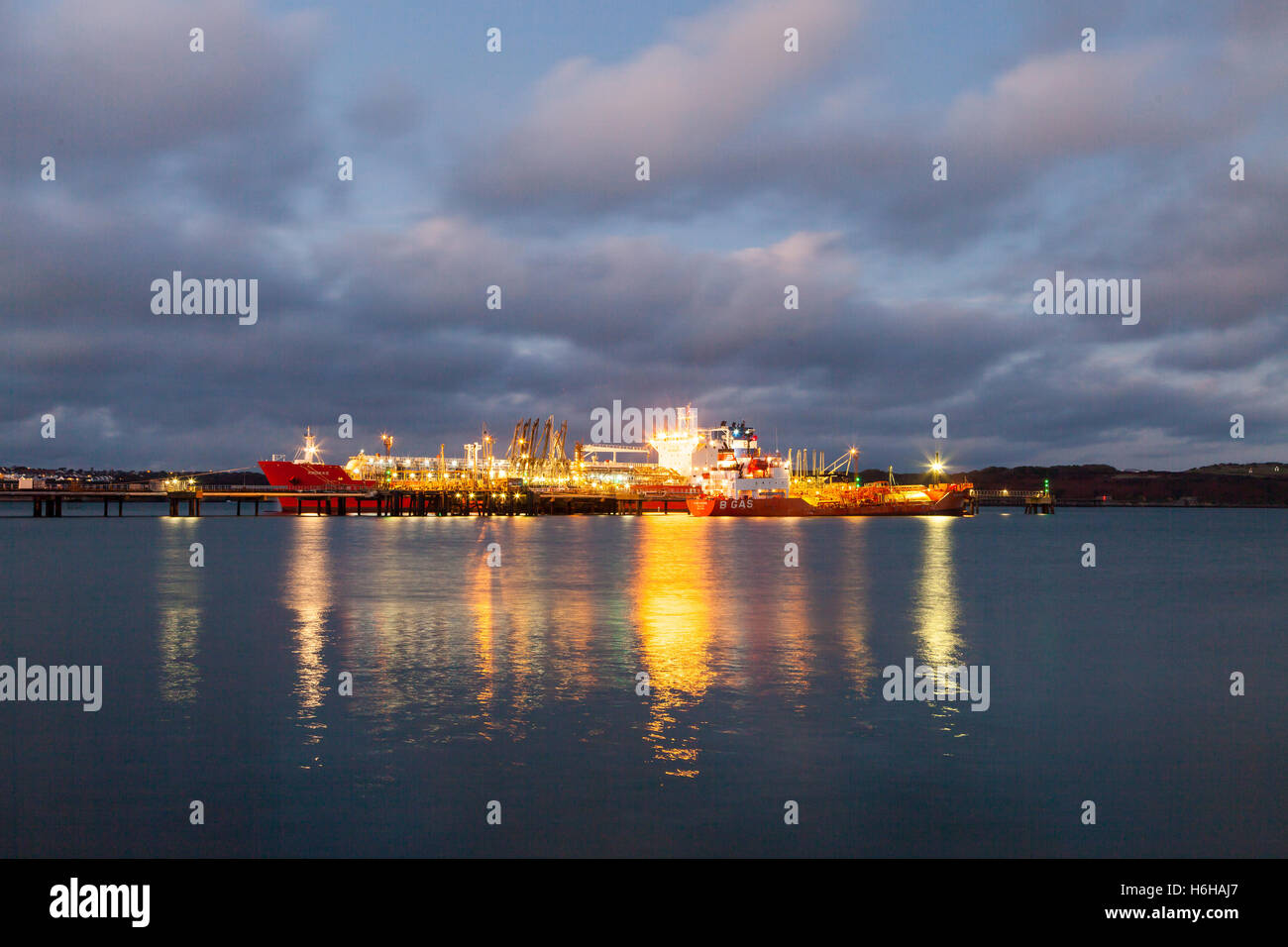 Valero terminal hi-res stock photography and images - Alamy