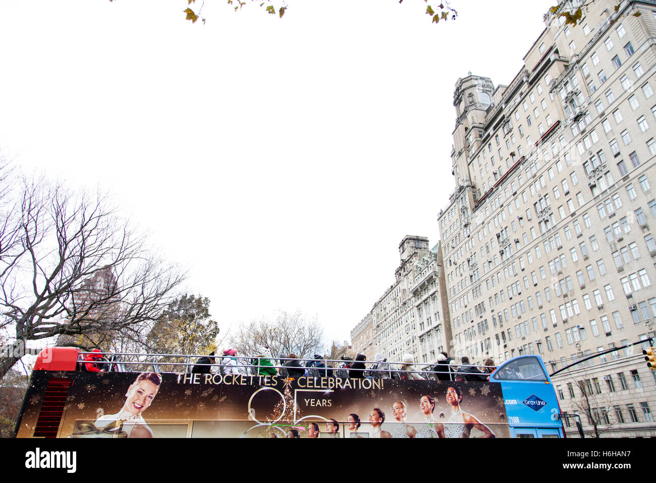 New-York, USA - NOV 19: Tourists on a double-decker sightseeing bus in ...
