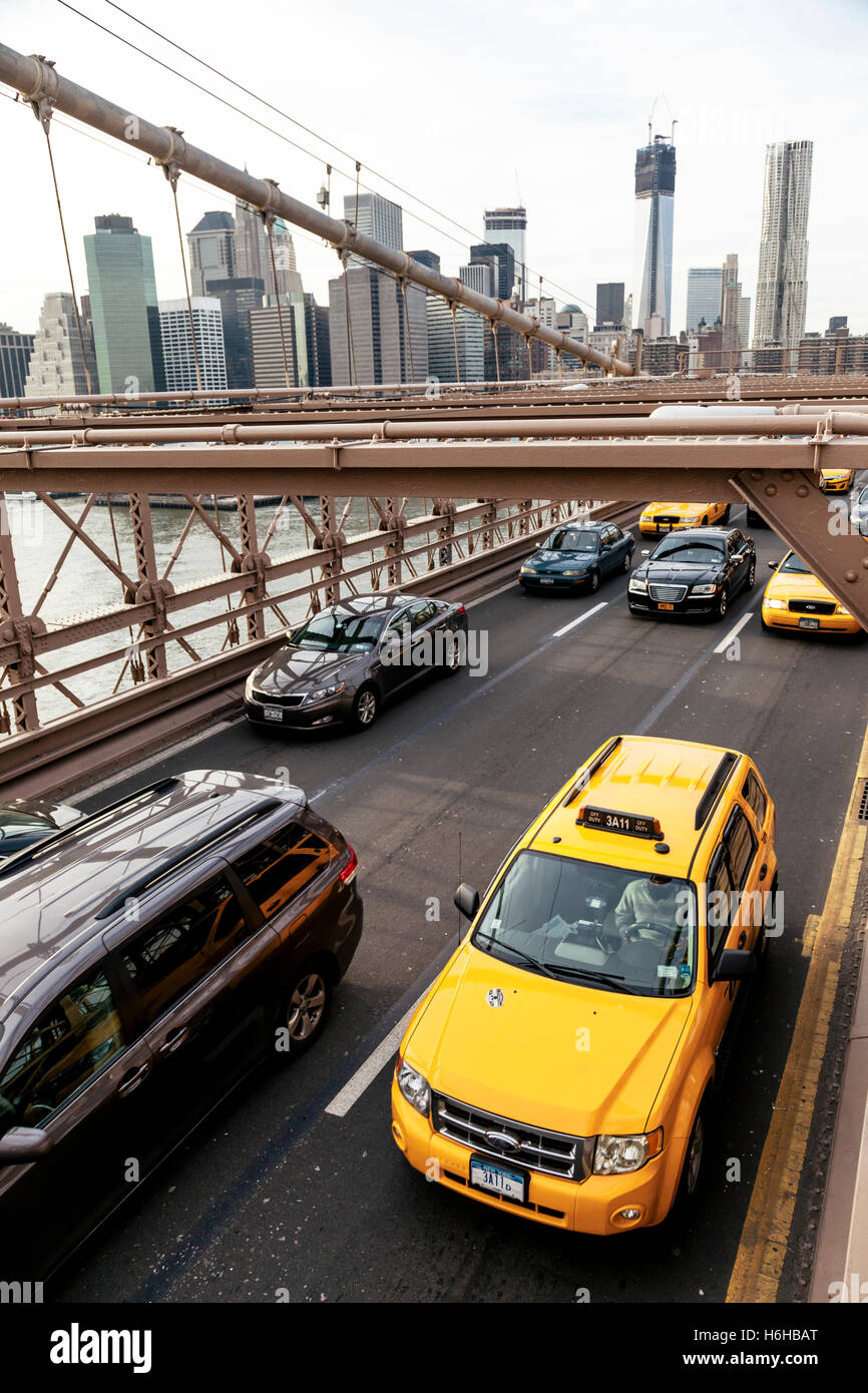 NEW-YORK - NOV 15: Afternoon rush hour traffic on the Brooklyn Bridge ...