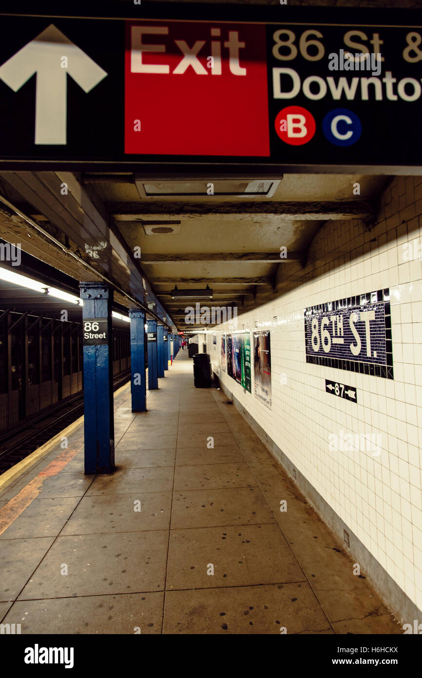 86th st subway station hi-res stock photography and images - Alamy