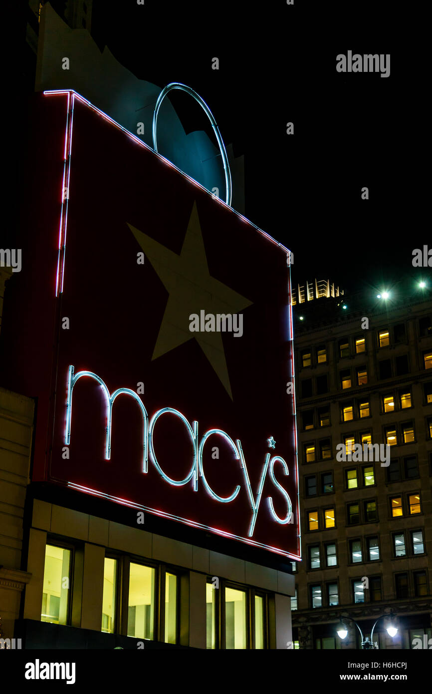 NEW-YORK - NOV 15: "Macy's" department store light sign in New-York ...