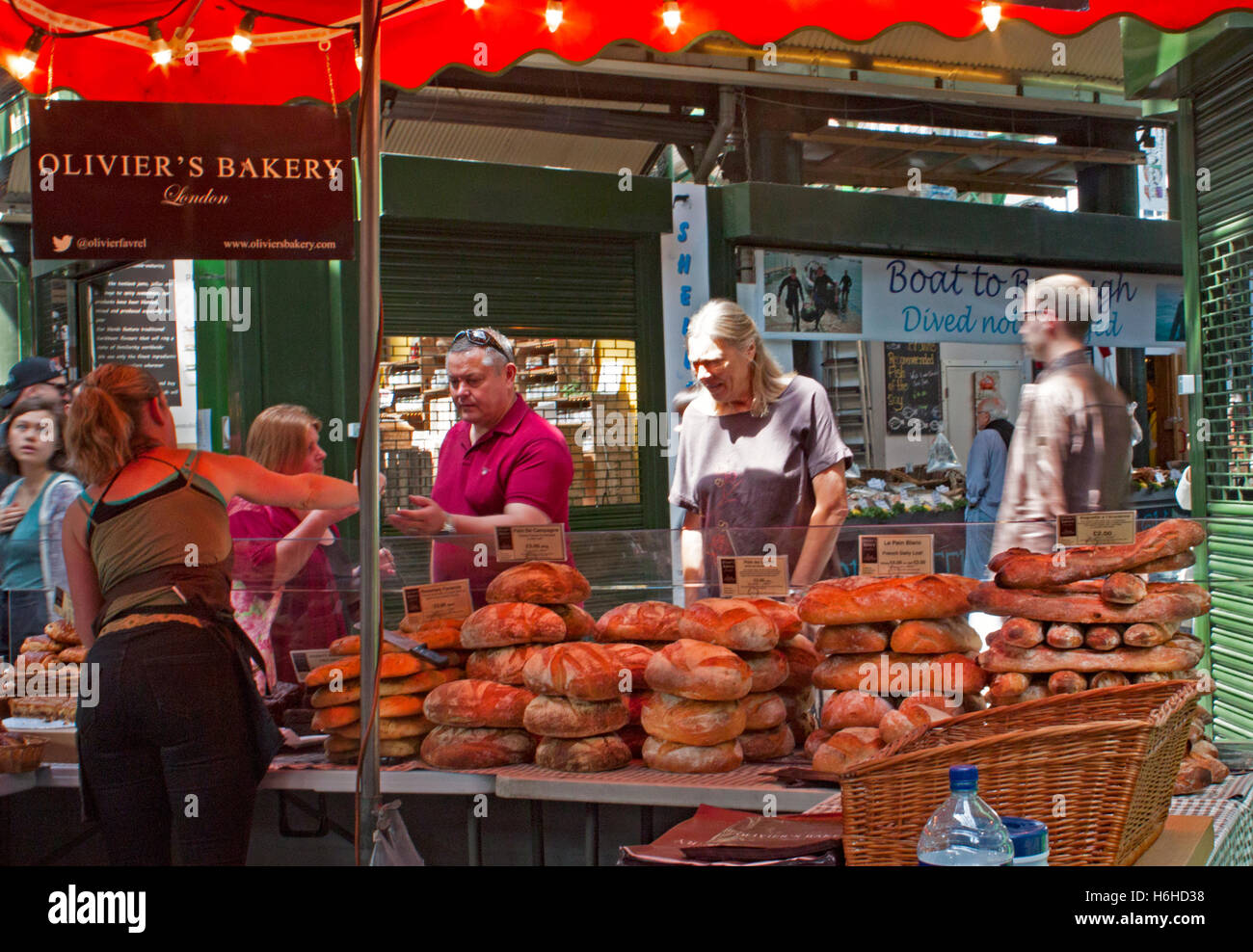 Bakery stall in Borough Market in Southwark near London Bridge Stock ...