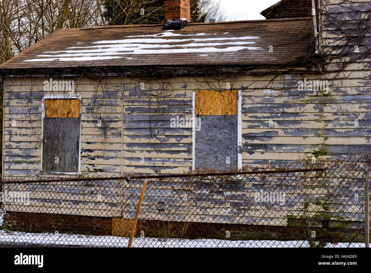 Poverty building hi-res stock photography and images - Alamy