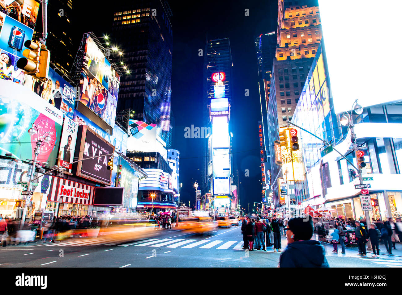 NEW YORK - NOV 11: Times square busy with pedestrians and commotion in ...
