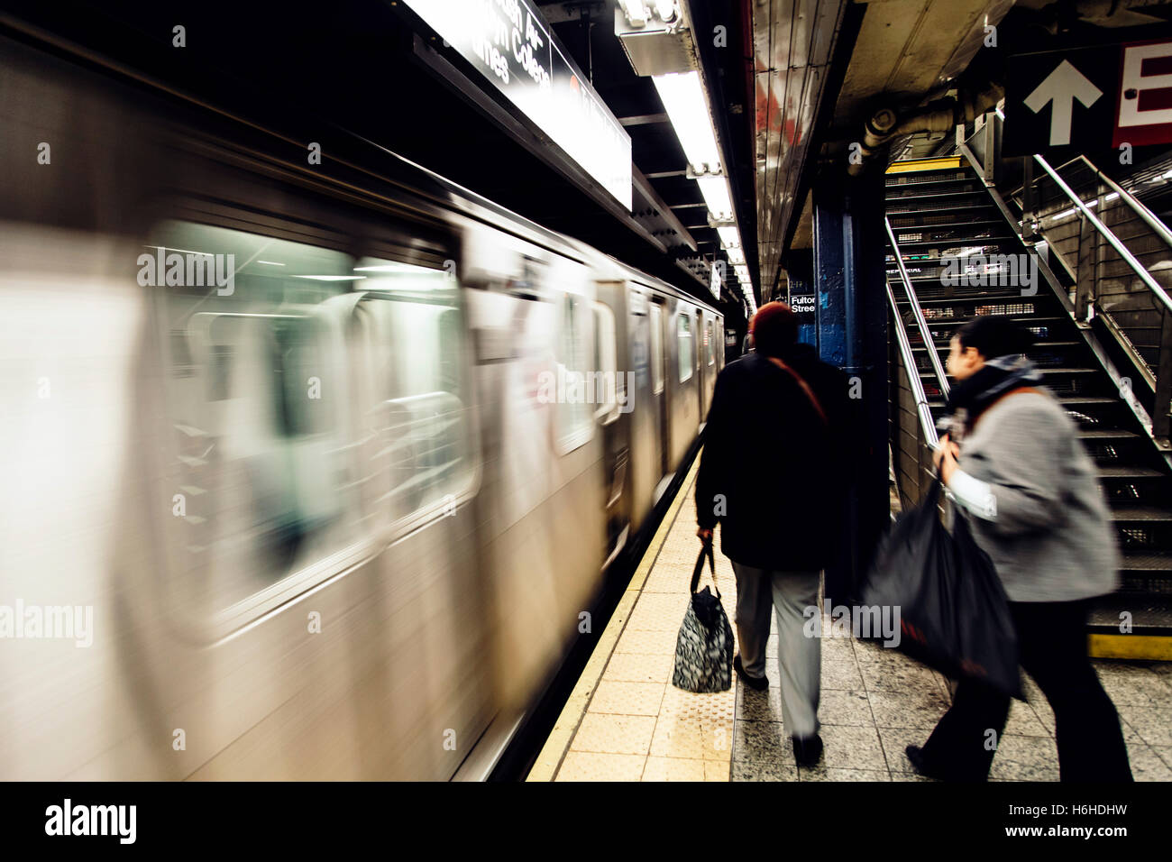 Busy nyc subway hi-res stock photography and images - Alamy