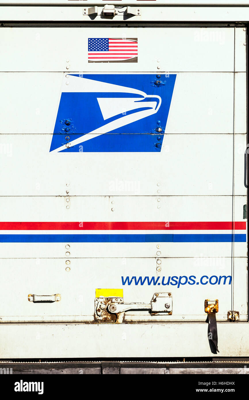 Usps truck hi-res stock photography and images - Alamy