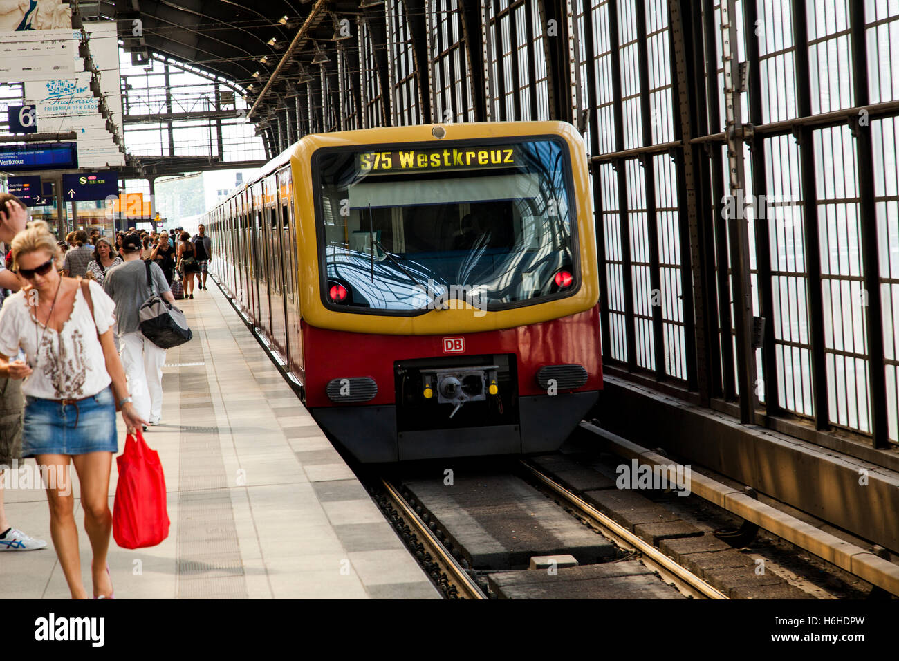 Train docking at platform train hi-res stock photography and images - Alamy