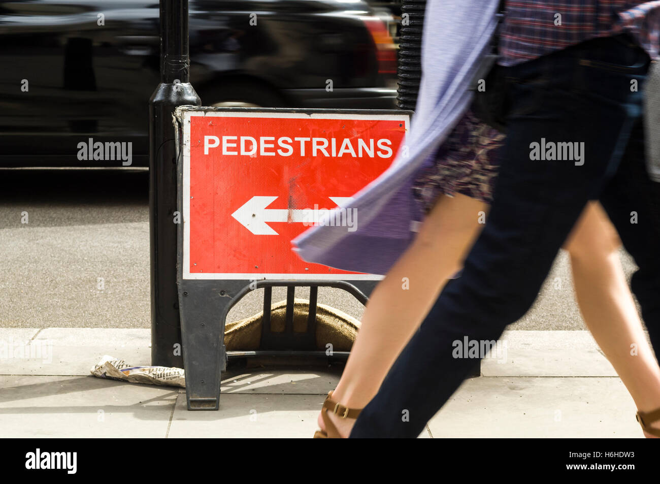 Pedestrian directional arrow hi-res stock photography and images - Alamy