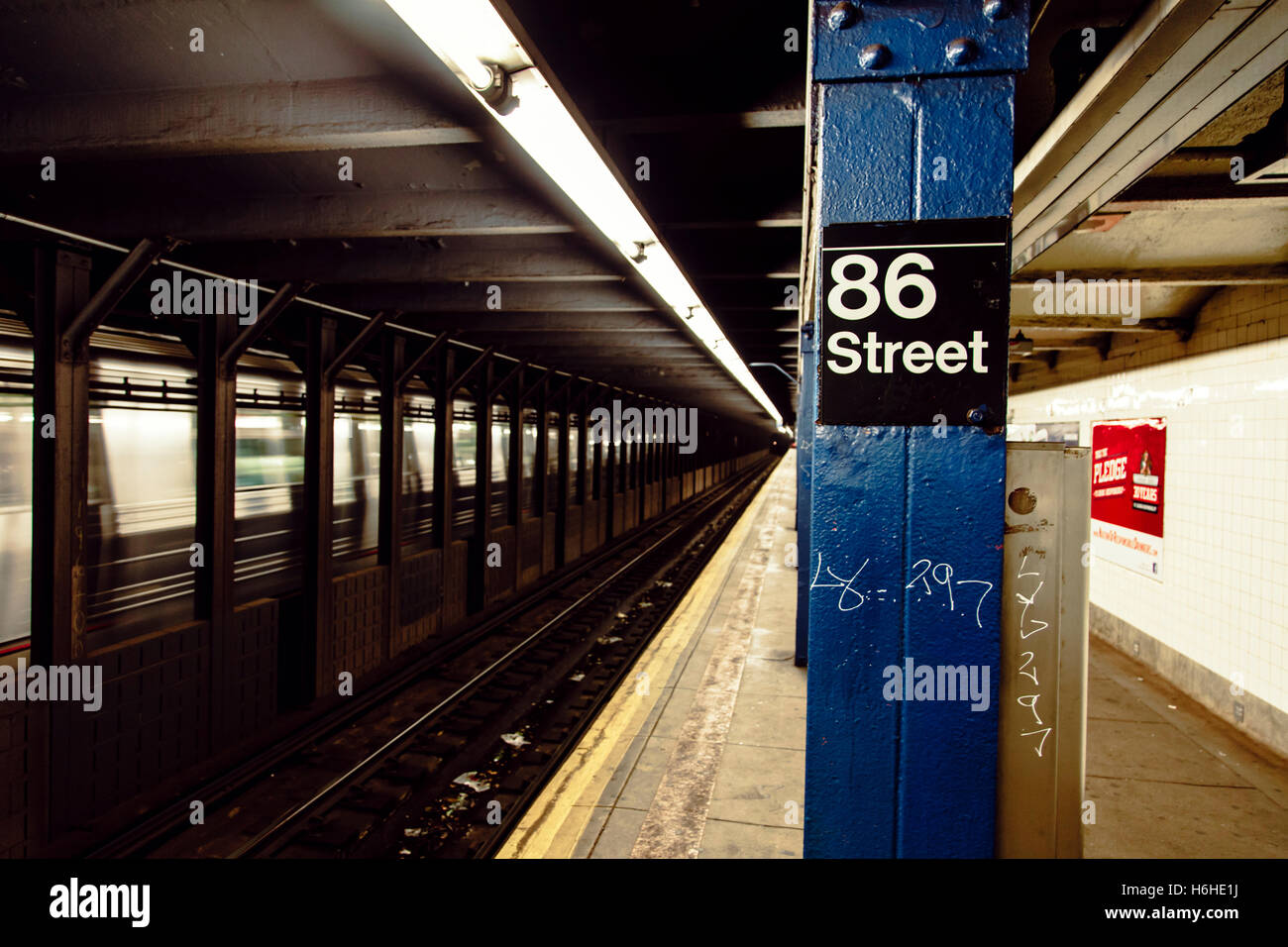 86th st subway station hi-res stock photography and images - Alamy