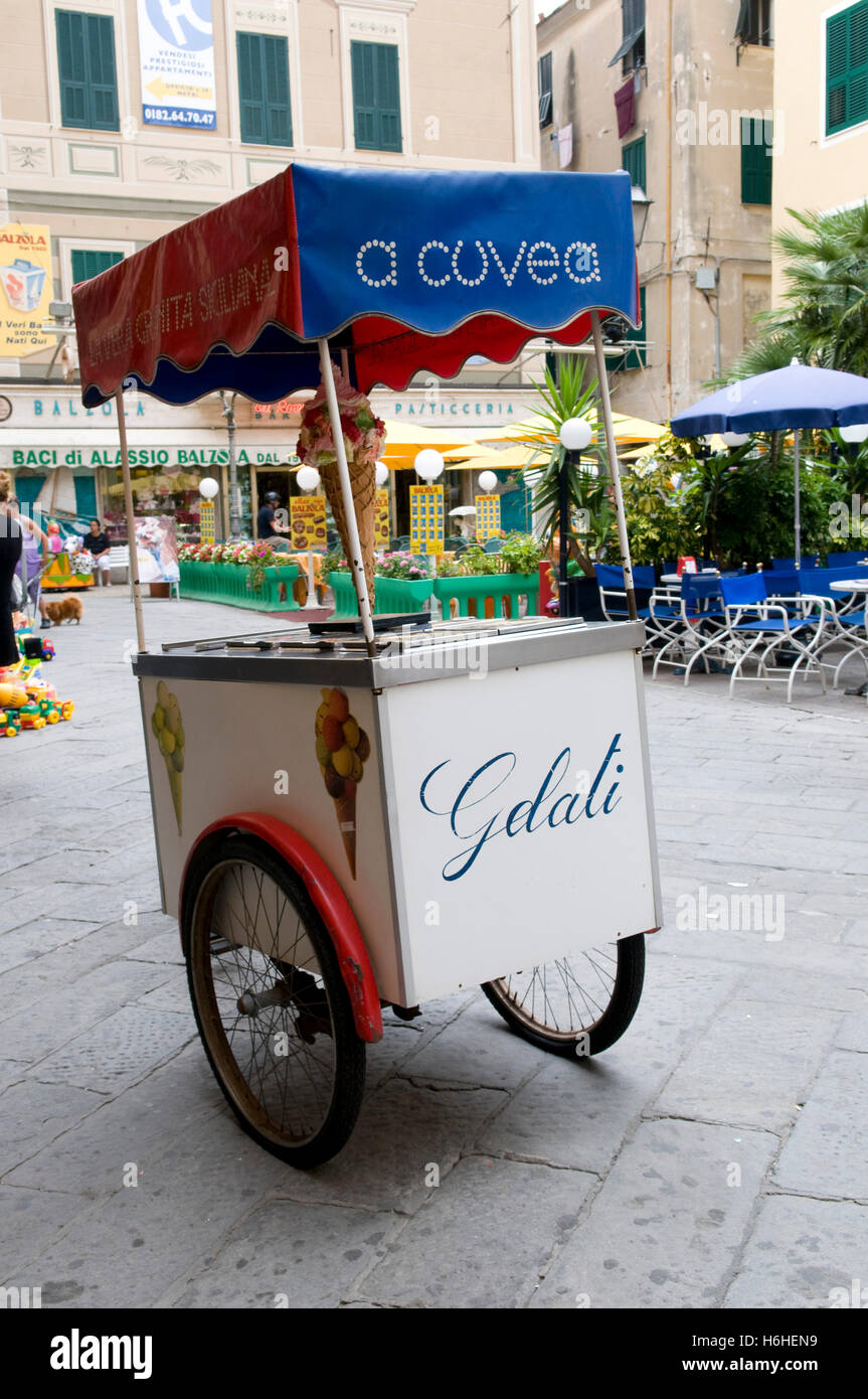 Ice cream cart italy hi-res stock photography and images - Alamy