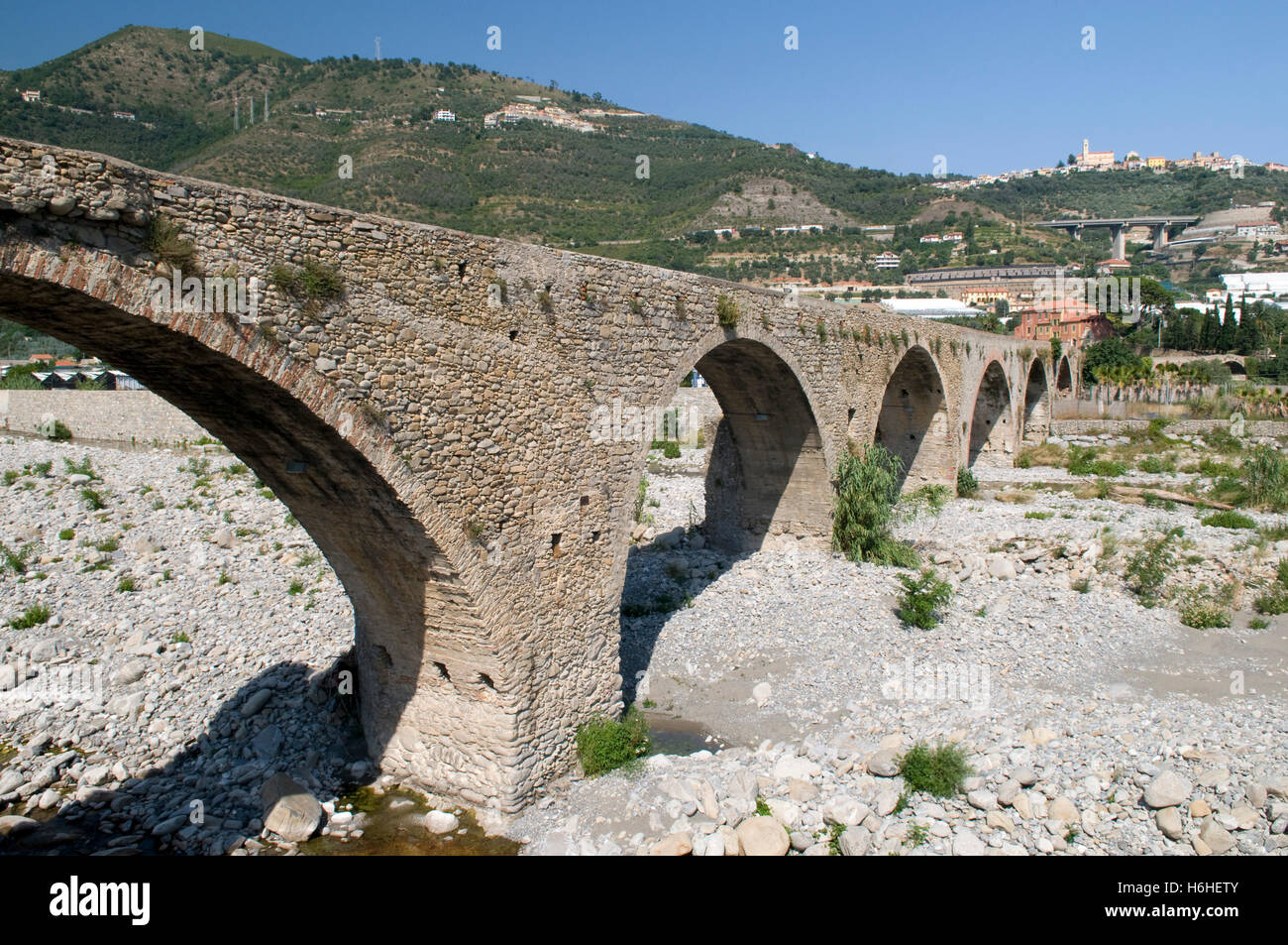 Medieval arch hi-res stock photography and images - Alamy