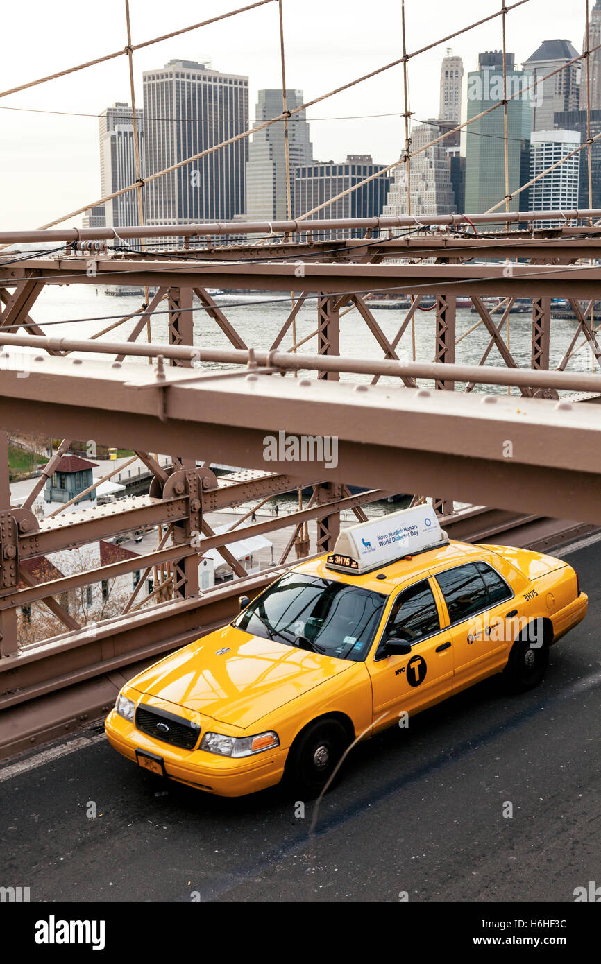 NEW-YORK - NOV 15: Afternoon rush hour traffic on the Brooklyn Bridge ...