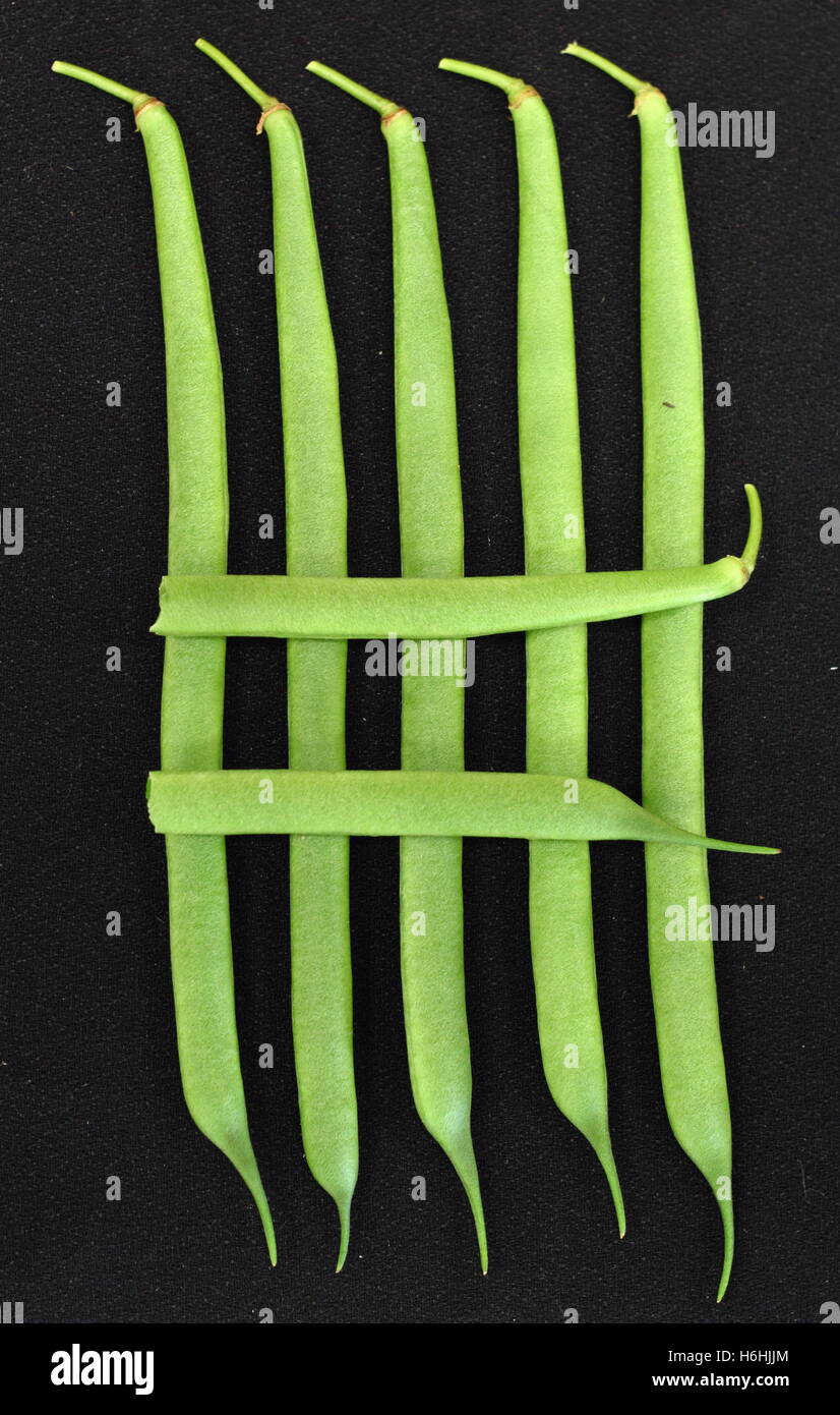 Black runner bean hi-res stock photography and images - Alamy