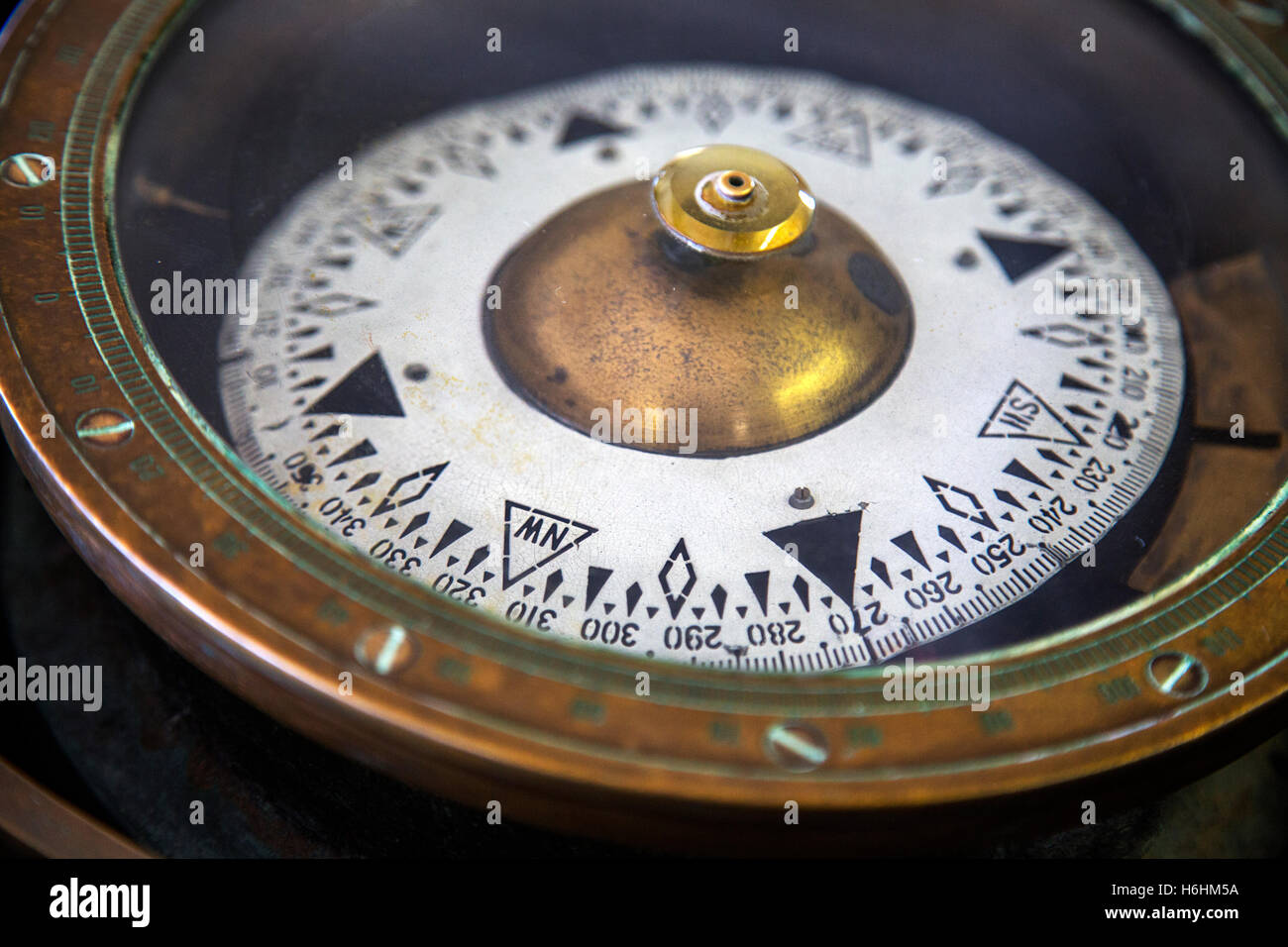 Çloseup detail of the old vintage compass Stock Photo - Alamy