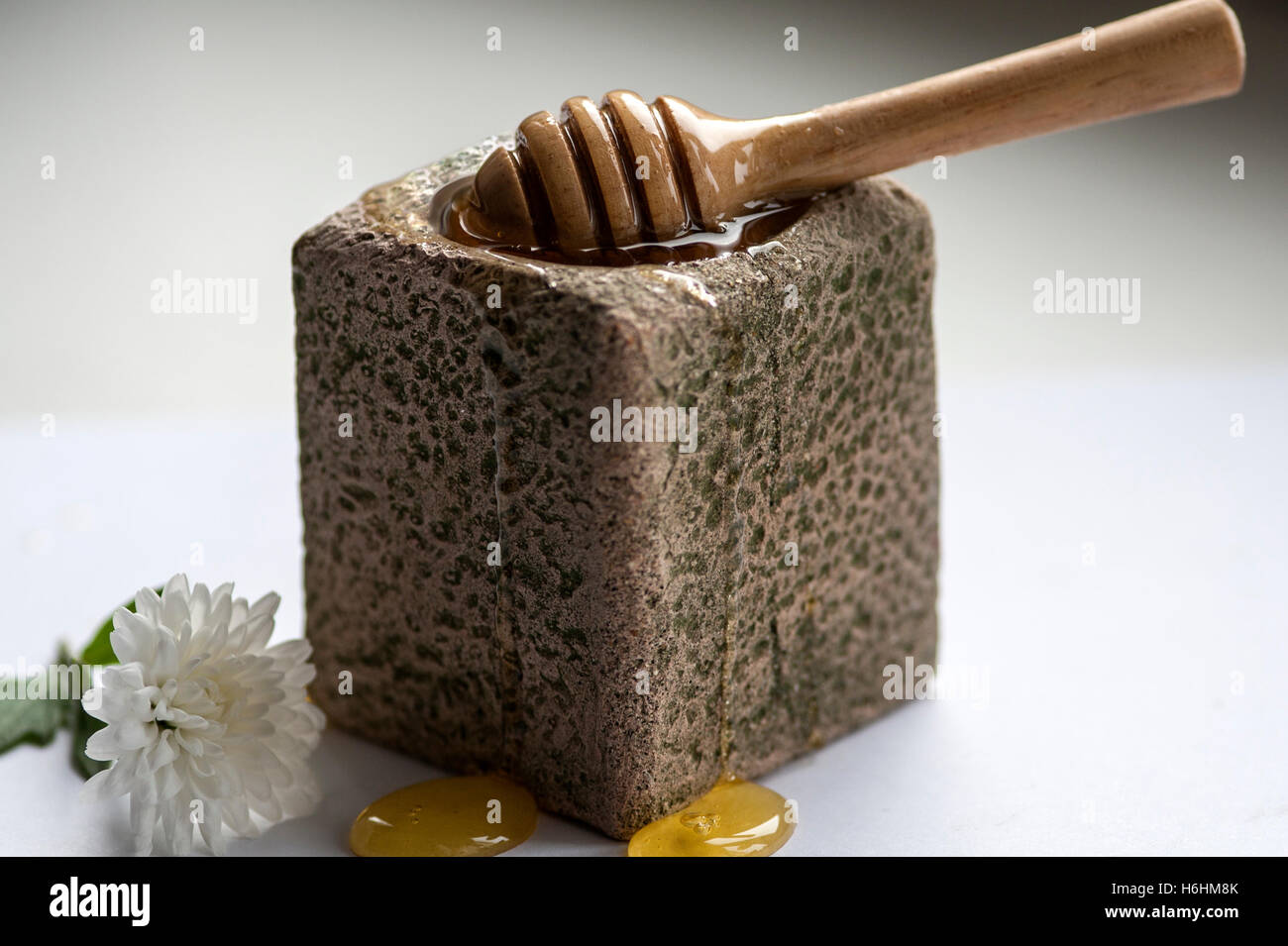 Stone jar hi-res stock photography and images - Alamy