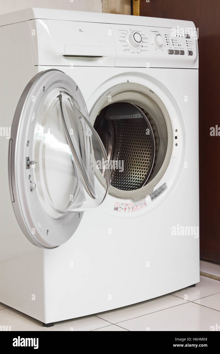 Front load hi-res stock photography and images - Alamy