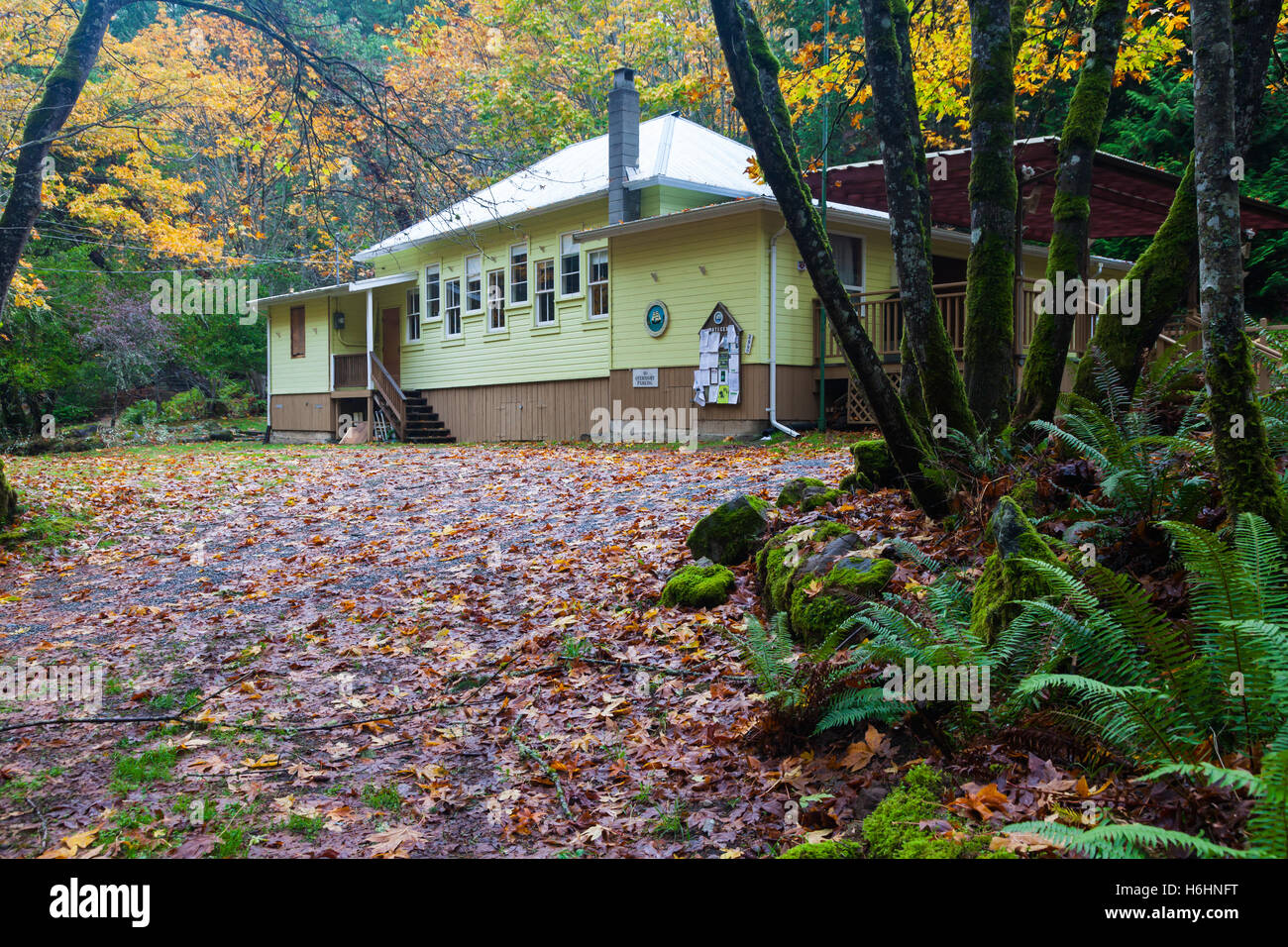 Staggered building hi-res stock photography and images - Alamy