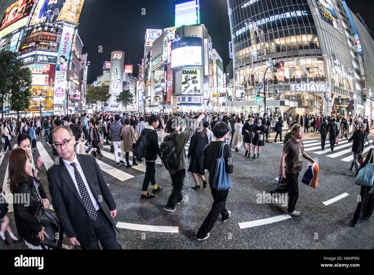 Shibuya crossing neon billboard hi-res stock photography and images - Alamy