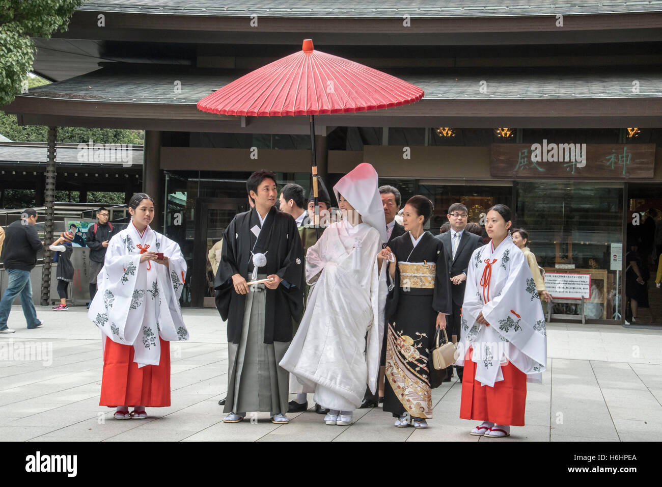 Wedding at Meiji Jingu Shrine in Tokyo Japan Stock Photo - Alamy