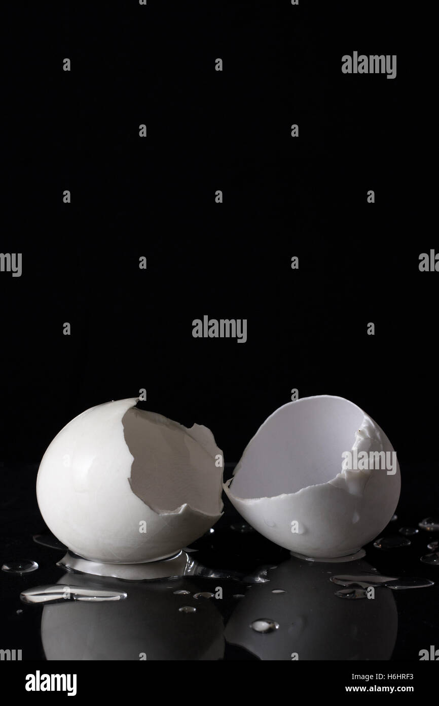 Egg shell shells hi-res stock photography and images - Alamy