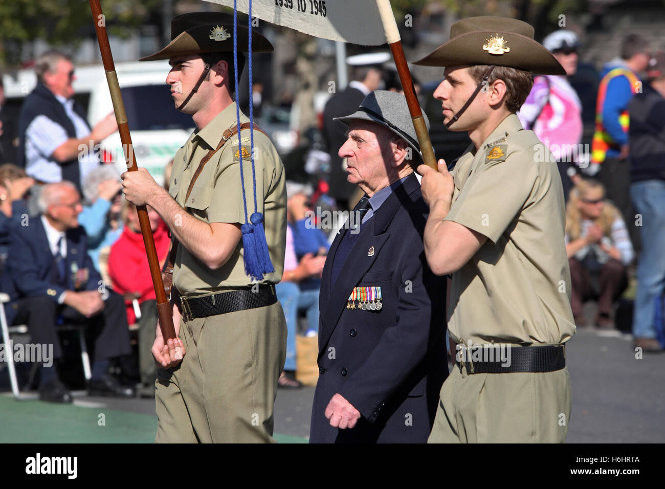 Melbourne anzac parade hi-res stock photography and images - Alamy