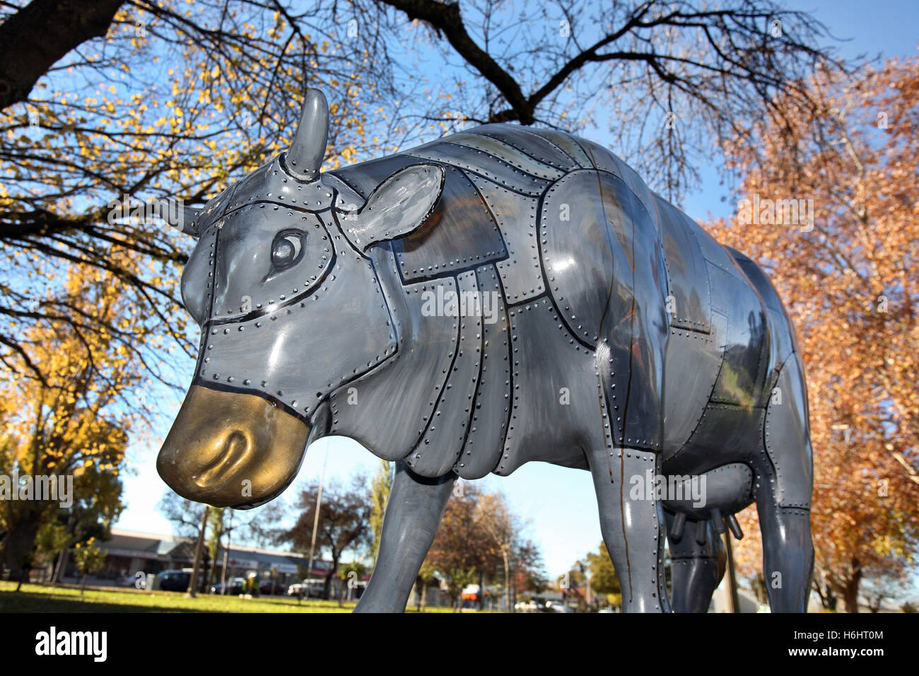Shepparton Moooving art exhibitions of life sized cow sculptures ...