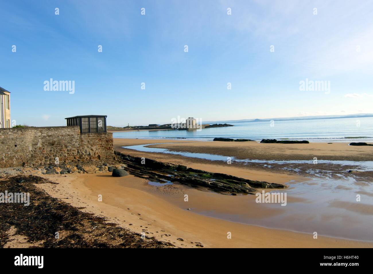 Elie beach harbour hi-res stock photography and images - Alamy