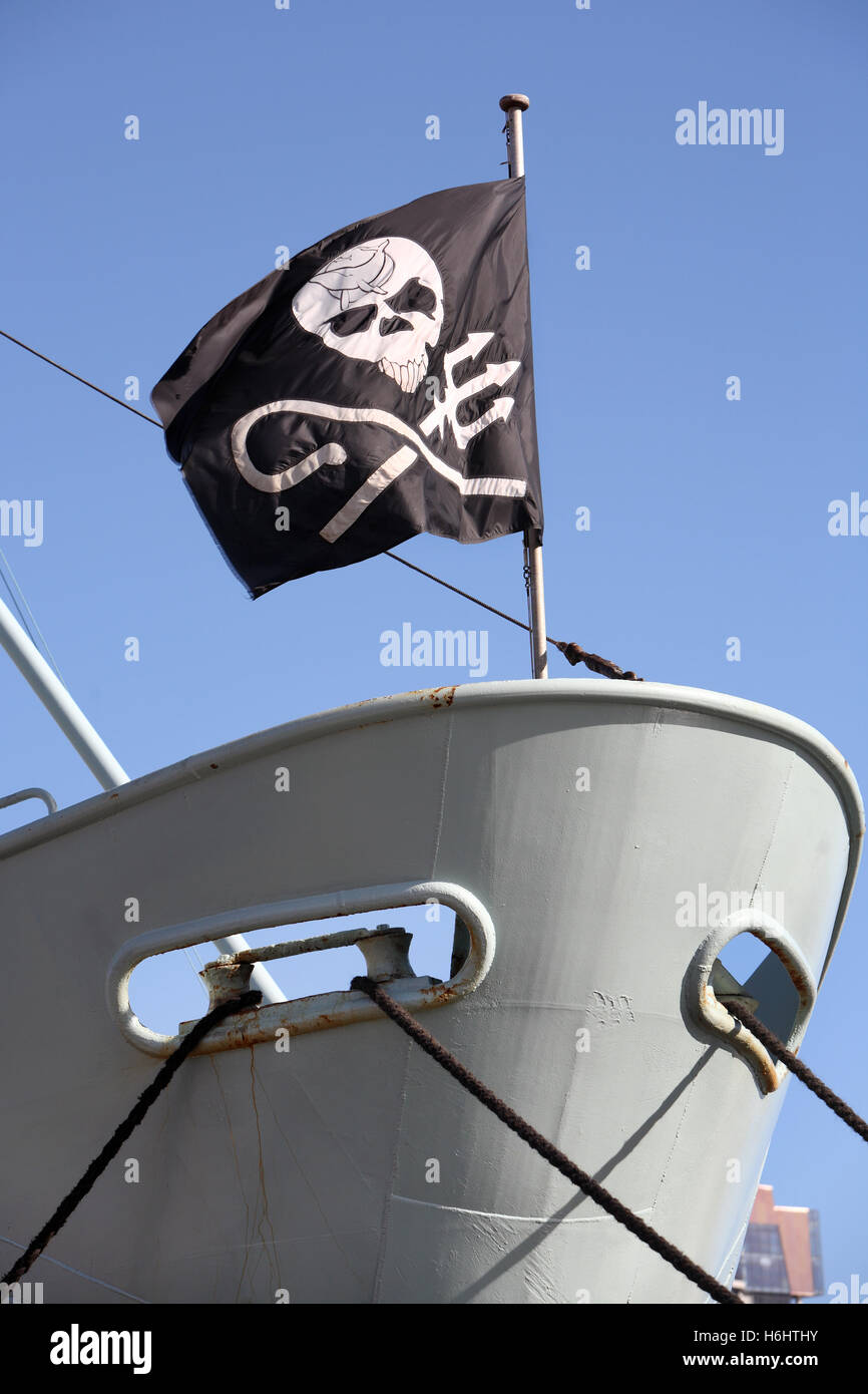 Sea shepherd vessel MV Robert Hunter at the pier in Melbourne's ...