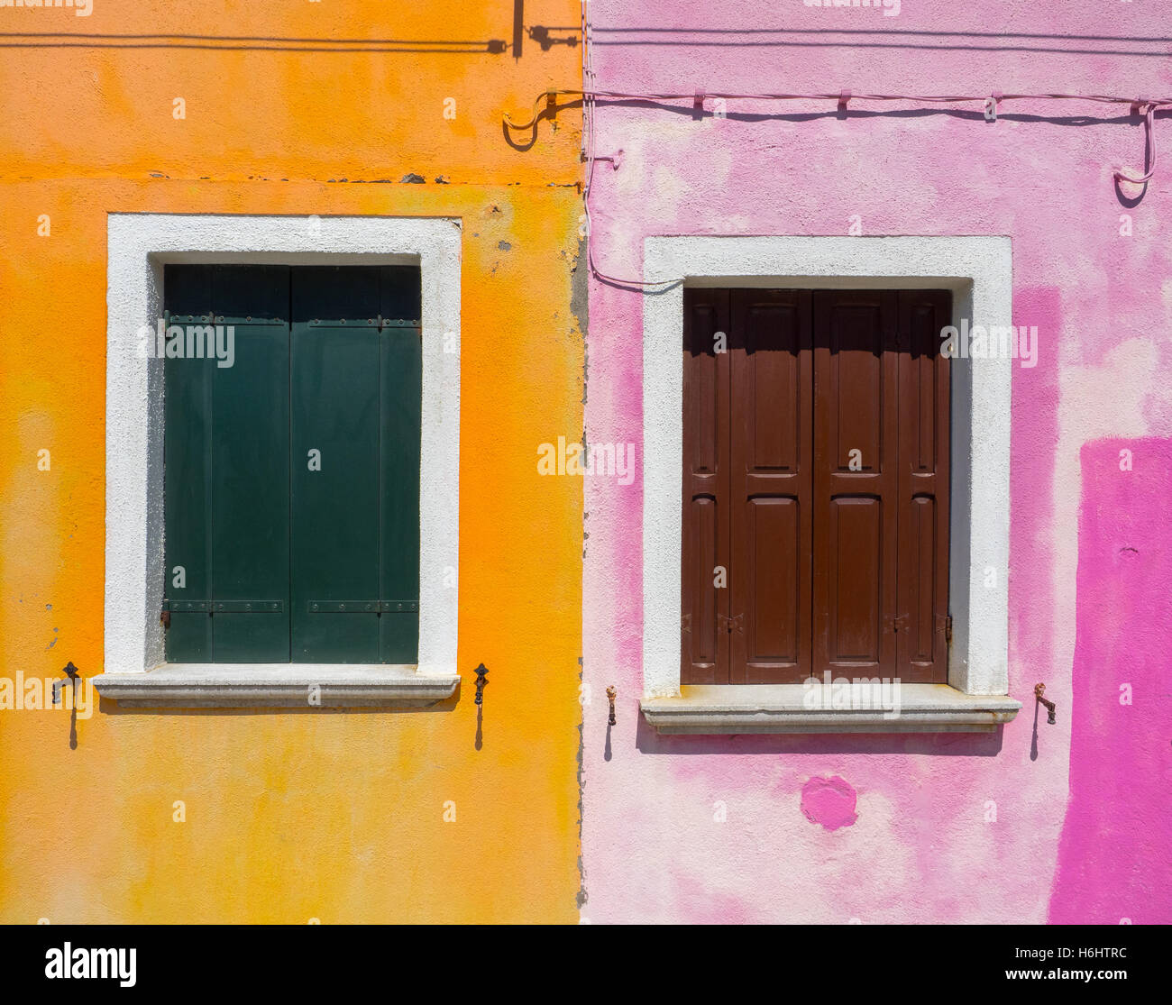 Orange color house building in venice hi-res stock photography and ...