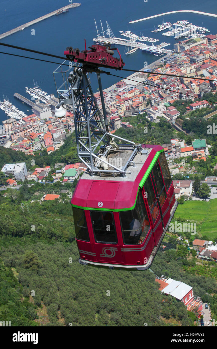 Cable car cabin plunged hi-res stock photography and images - Alamy