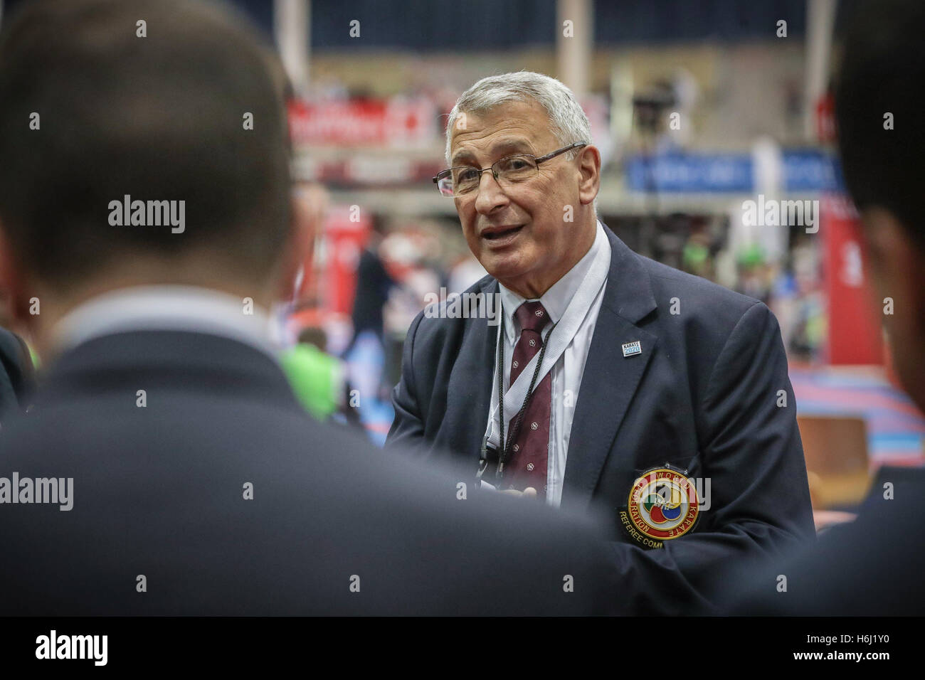 Karate referee hi-res stock photography and images - Alamy