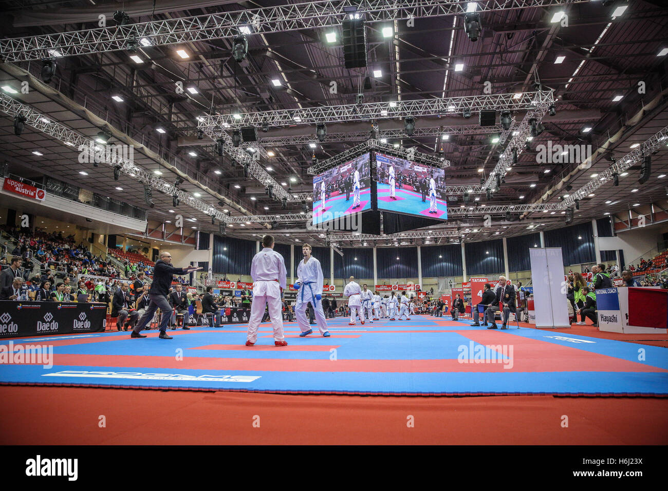 Kumite team hi-res stock photography and images - Alamy