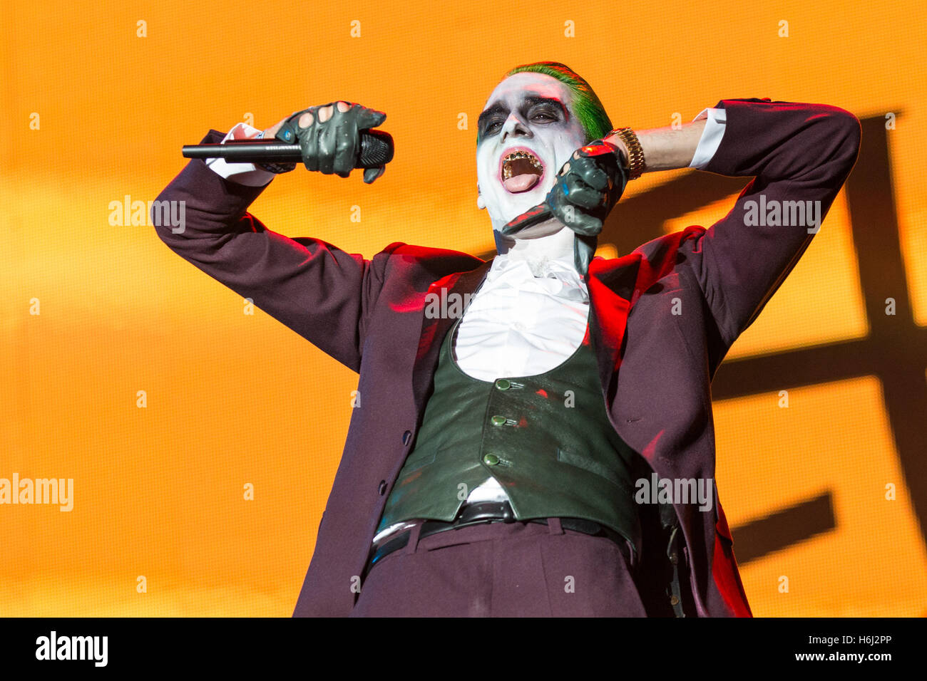New Orleans, Louisiana, USA. 28th Oct, 2016. Rapper G-EAZY (GERALD ...