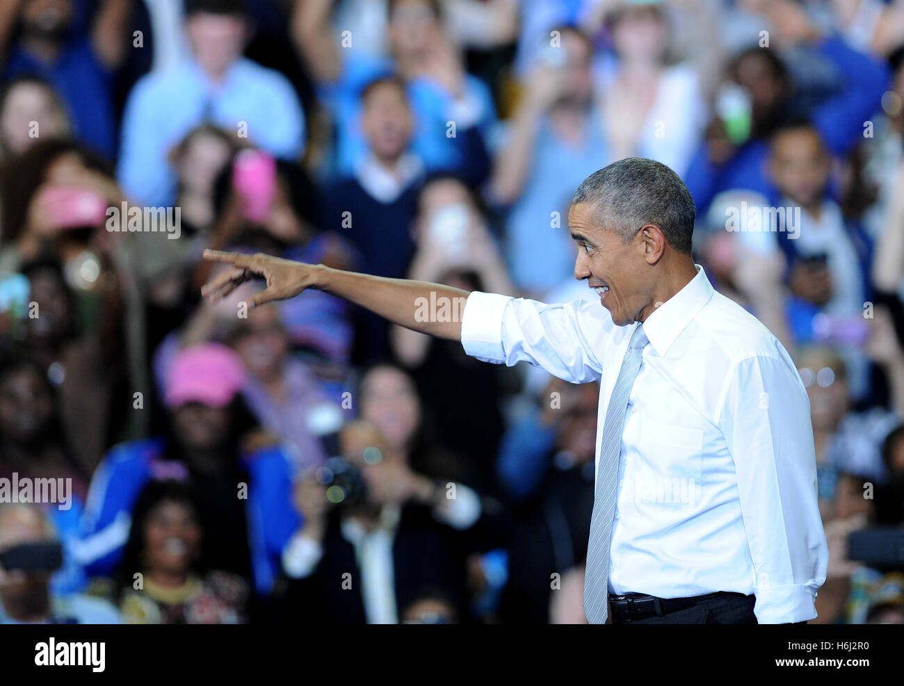 Orlando, Florida, USA. 28th October, 2016. With the election ten days ...