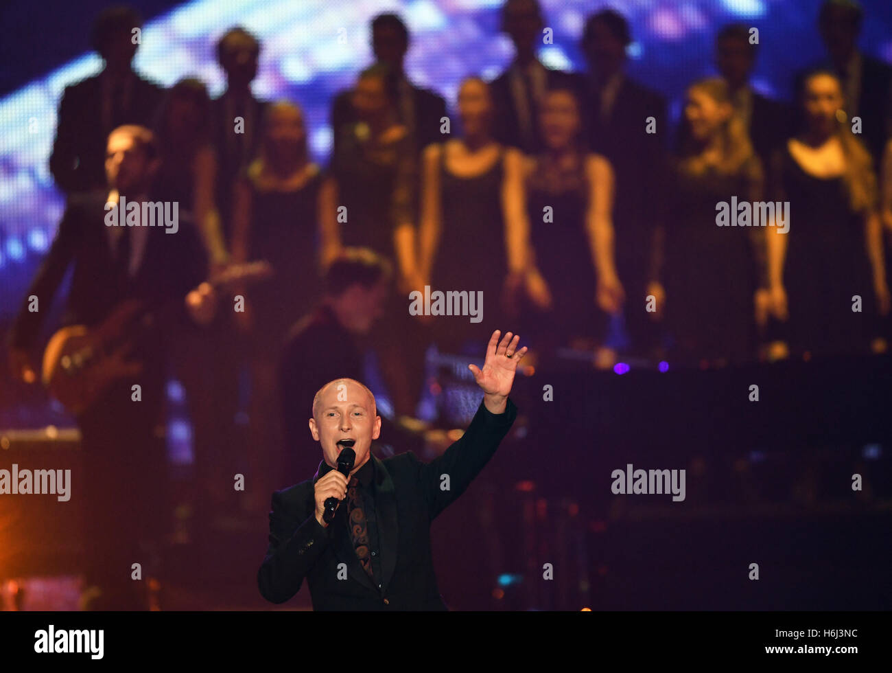 Leipzig, Germany. 28th Oct, 2016. Belgian singer Helmut Lotti performs ...