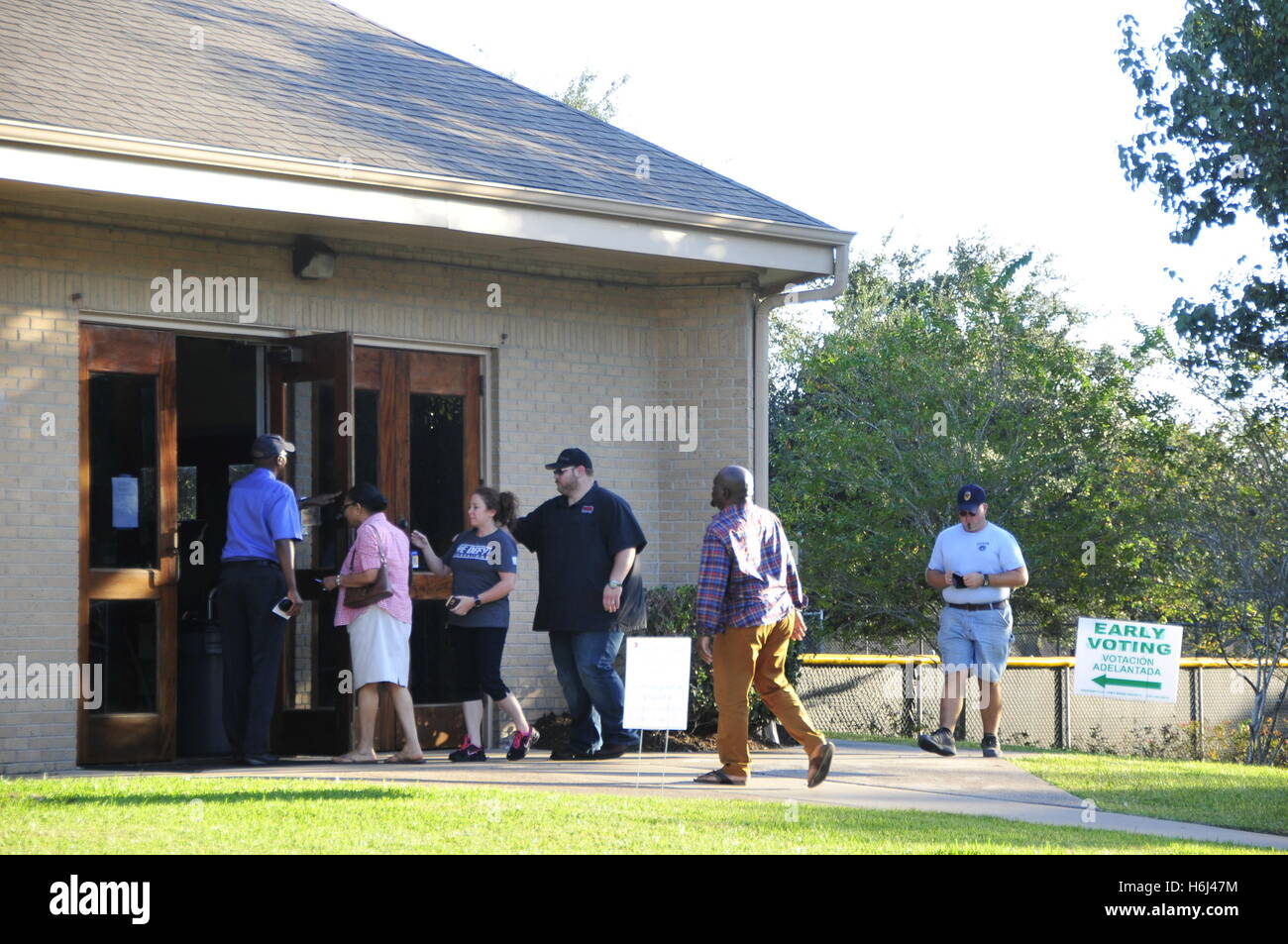 Texas polling place hi-res stock photography and images - Alamy