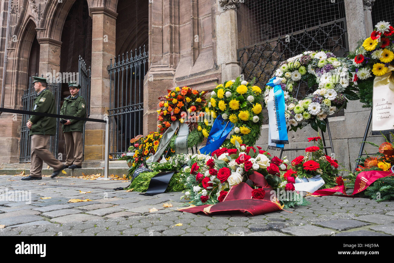 Nuremberg, Germany. 29th Oct, 2016. Fuineral wreaths in front of the ...