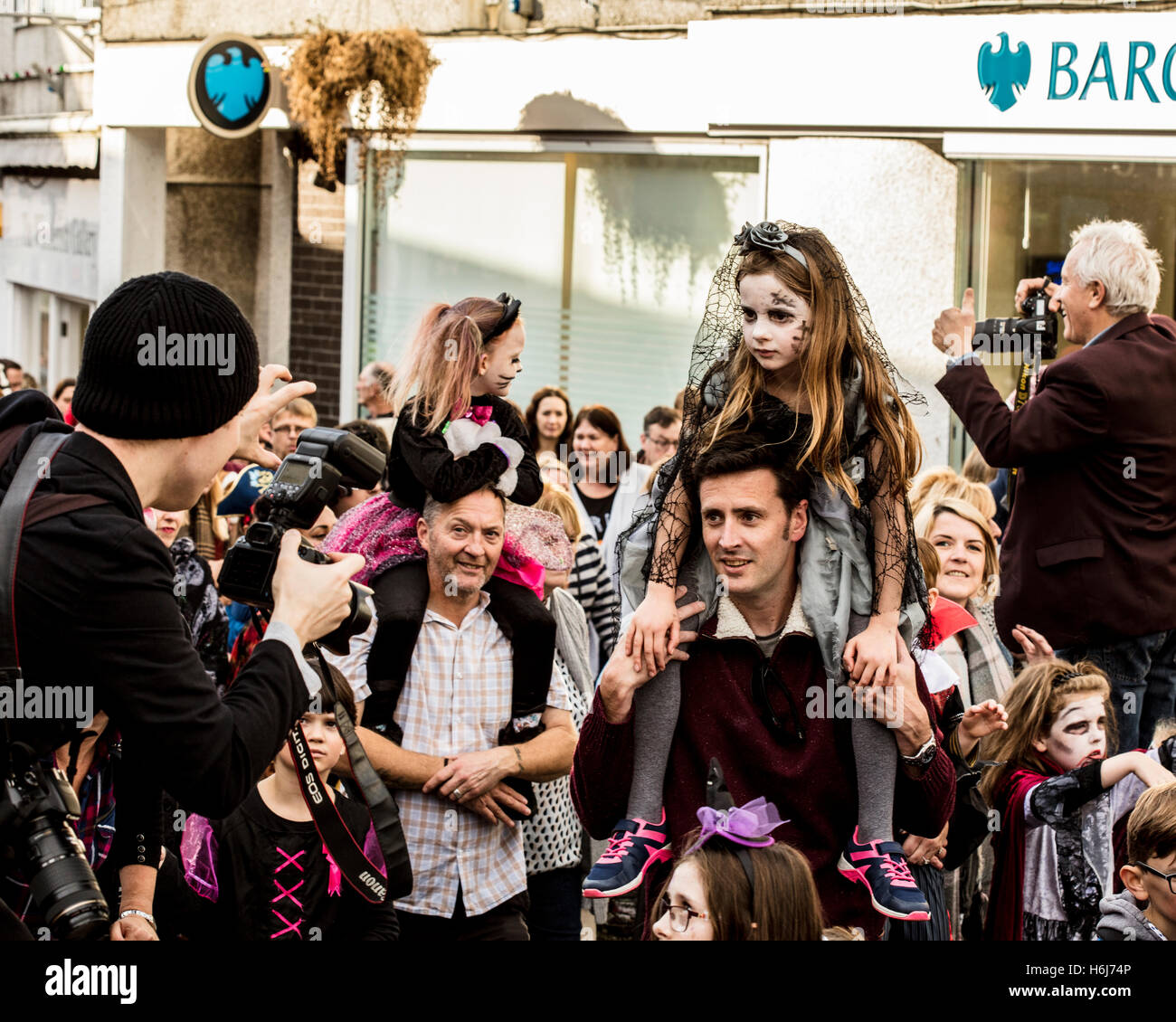 Crowds zombies hi-res stock photography and images - Alamy