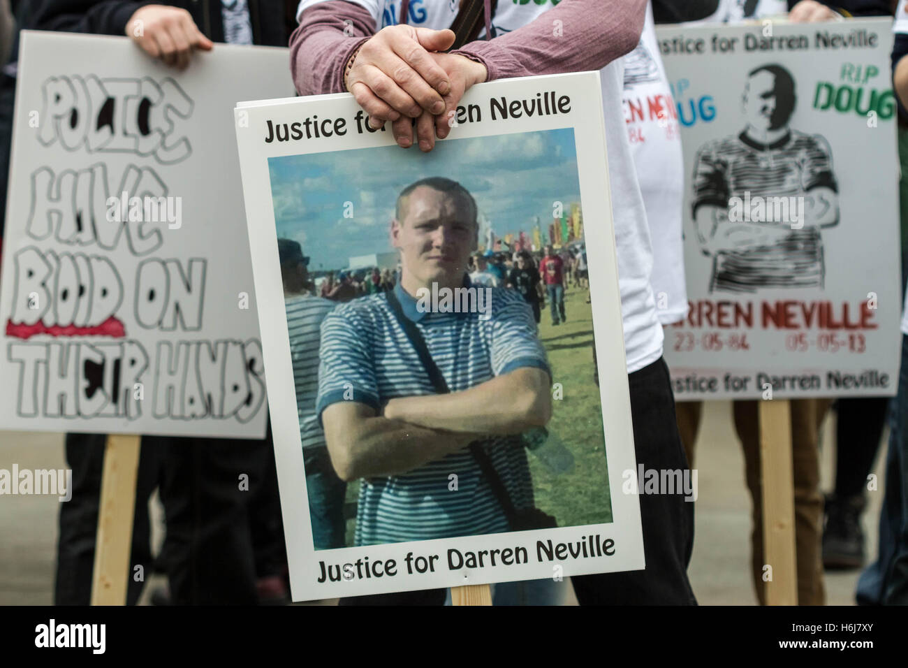 London, UK. 29th Oct, 2016. Annual remembrance procession protest march ...
